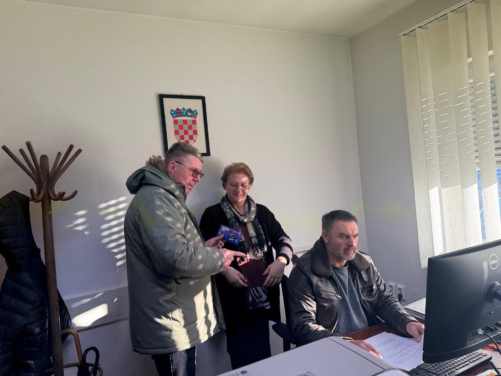 Gradonačelnik Dražen Srpak obišao državne urede i službe povodom ...