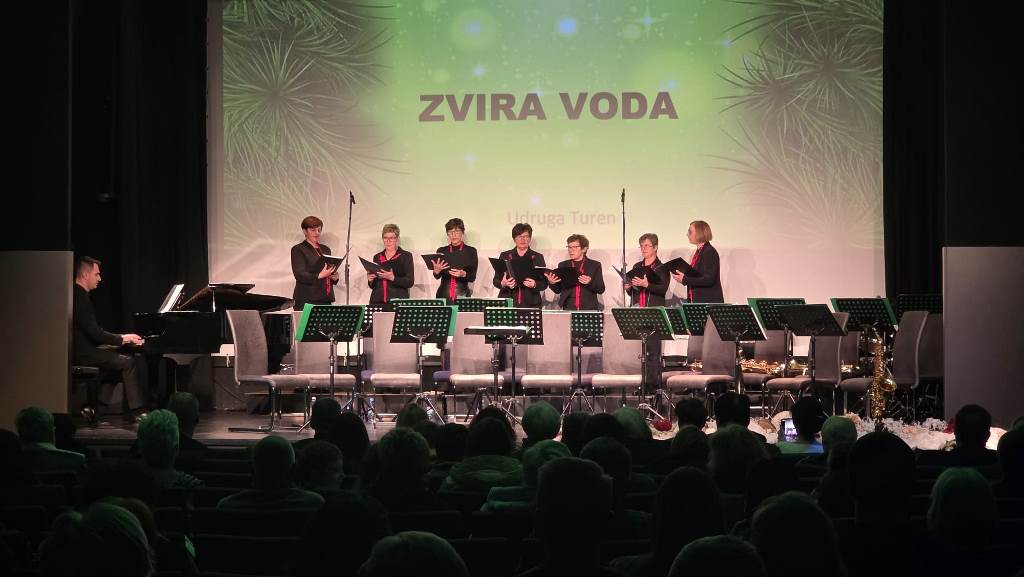 U blagdanskom ozračju održan Božićno-novogodišnji koncert Gradskog ...