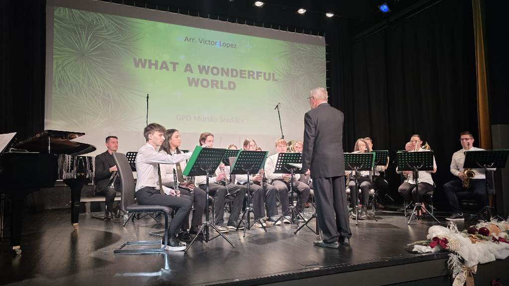 U blagdanskom ozračju održan Božićno-novogodišnji koncert Gradskog ...